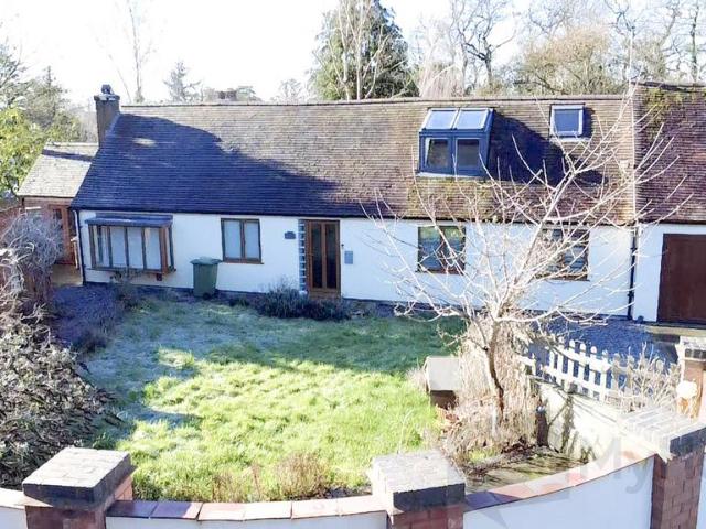 4 bedroom link detached house for sale