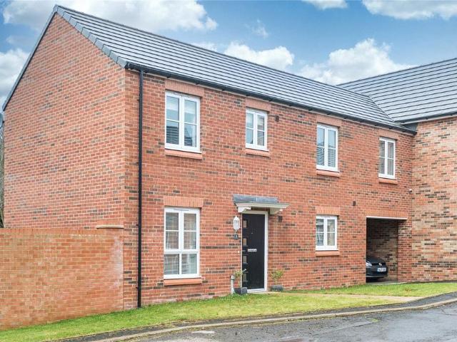 4 bedroom link detached house for sale