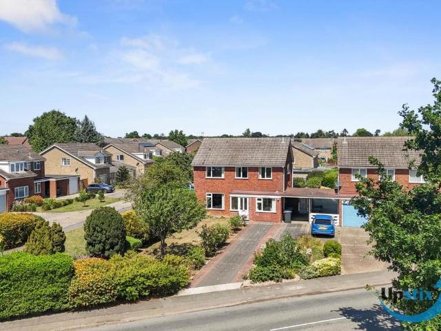 4 bedroom link detached house for sale
