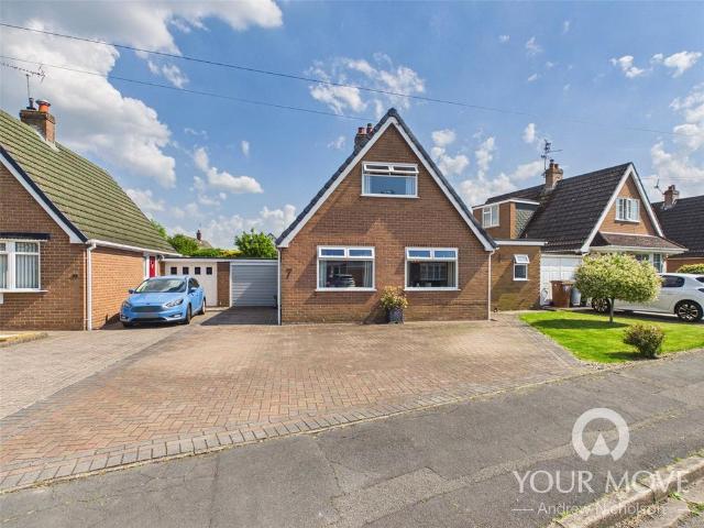 4 bedroom link detached house for sale