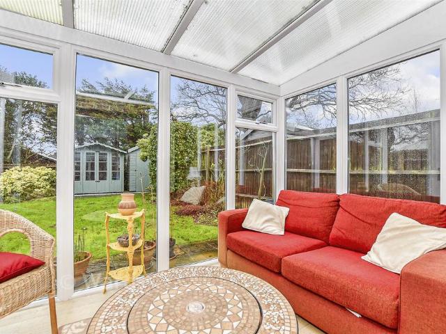4 bedroom link detached house for sale