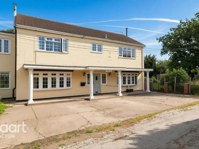 4 bedroom link detached house for sale