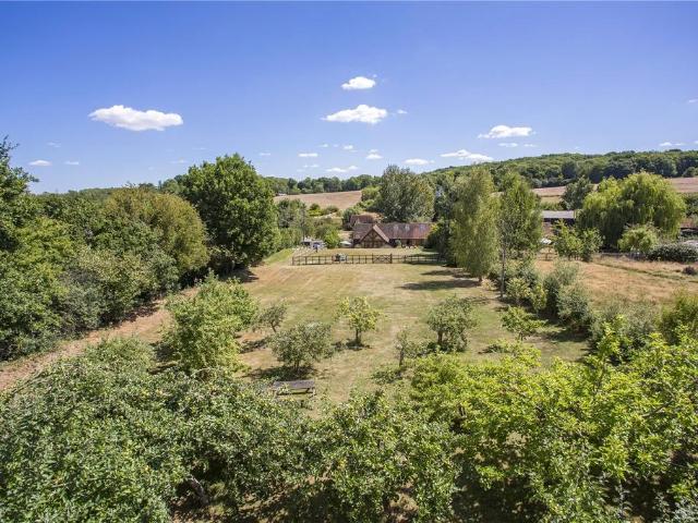 4 bedroom link detached house for sale