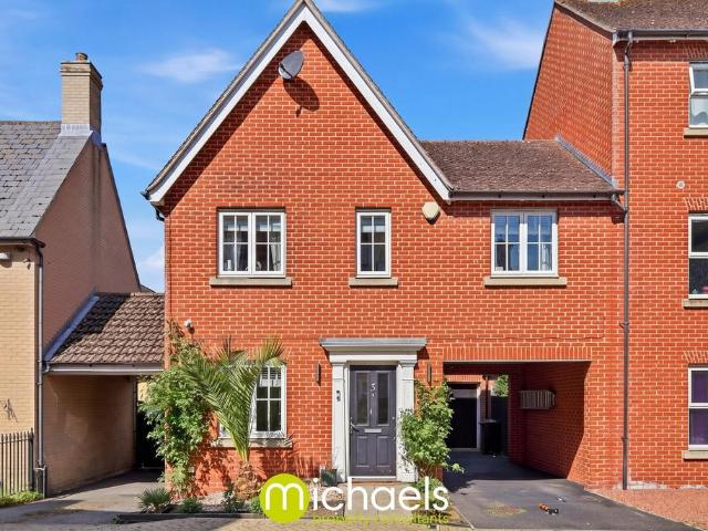 3 bedroom link detached house for sale