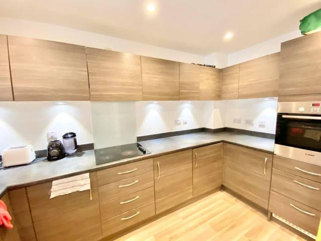 4 bedroom link detached house for sale