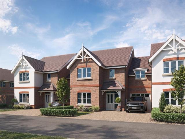 4 bedroom link detached house for sale