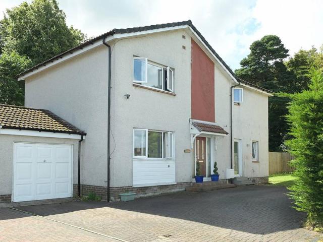 4 bedroom link detached house for sale