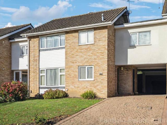 4 bedroom link detached house for sale
