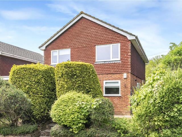 4 bedroom link detached house for sale