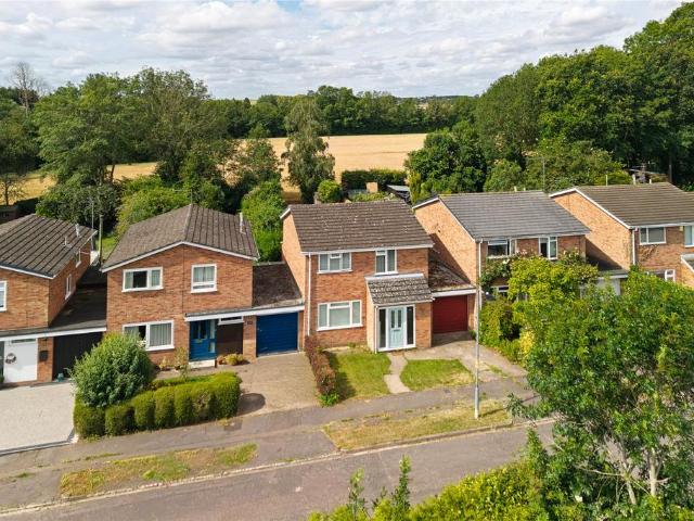 4 bedroom link detached house for sale
