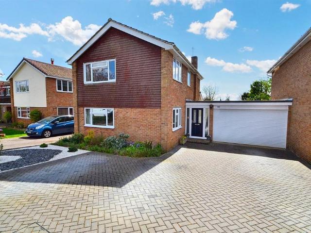 4 bedroom link detached house for sale