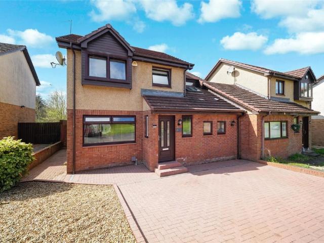 4 bedroom link detached house for sale