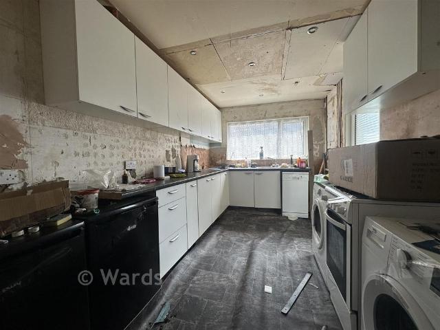 4 bedroom link detached house for sale