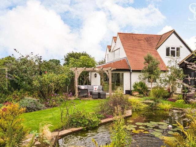 4 bedroom semi detached house for sale
