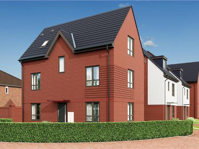 4 bedroom link detached house for sale