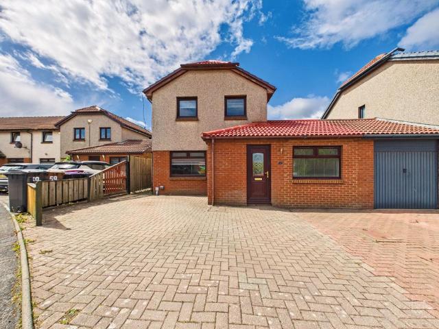 4 bedroom link detached house for sale