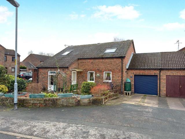 4 bedroom link detached house for sale