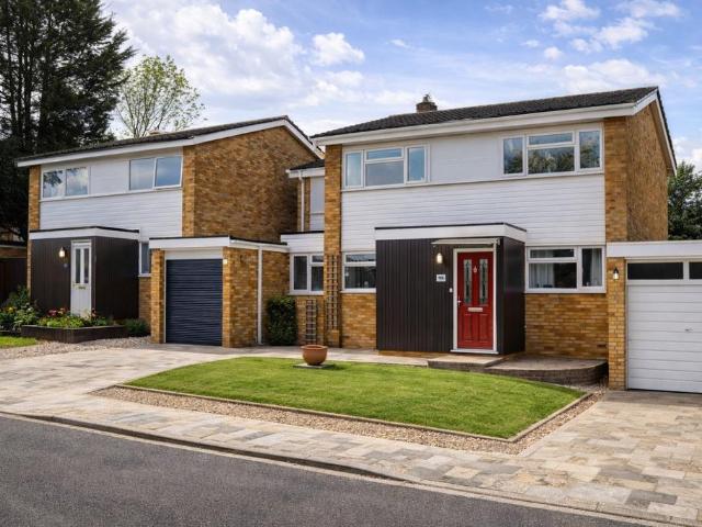 4 bedroom link detached house for sale