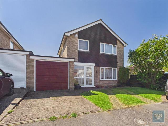 4 bedroom link detached house for sale