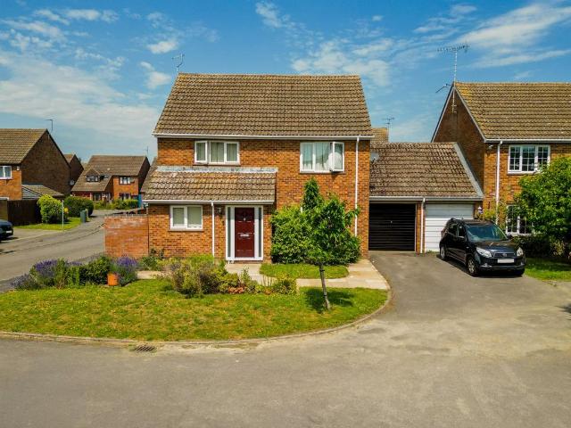 4 bedroom link detached house for sale