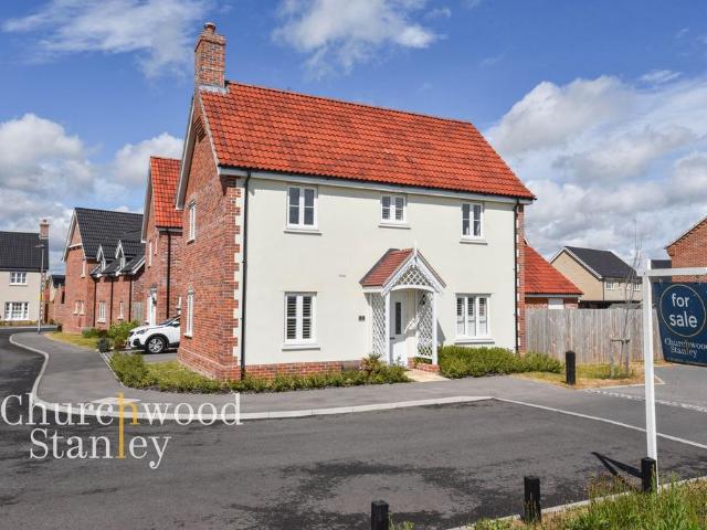 4 bedroom link detached house for sale