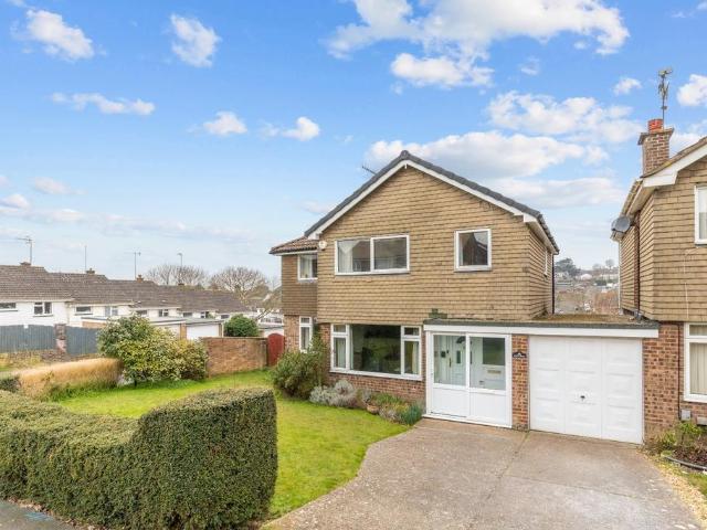 4 bedroom link detached house for sale