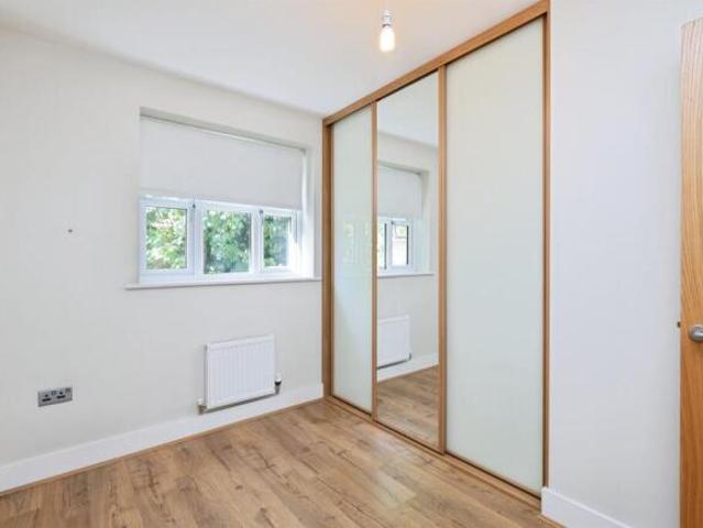 4 bedroom link detached house for sale in Trident Road, Watford, WD25