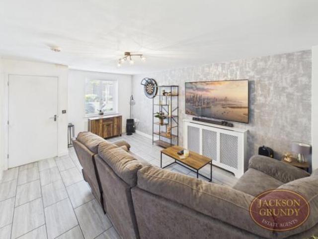 4 bedroom link detached house for sale in Upton Hall Lane, Upton, NN5 4DG, NN5