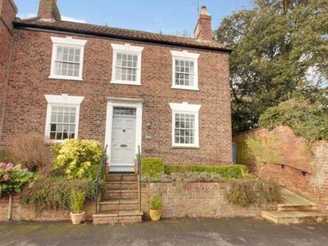 4 Bedroom Link Detached House For Sale In Walkington