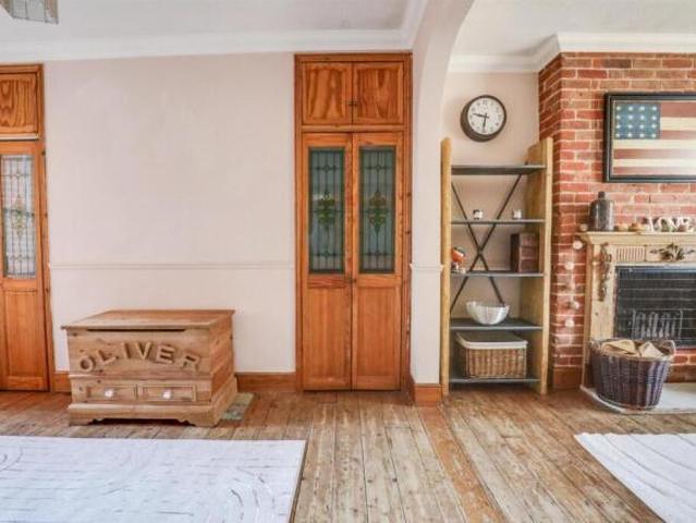 4 bedroom link detached house for sale in Anglesea Road, Ipswich, IP1
