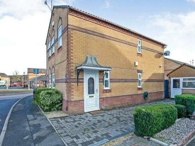 4 bedroom link detached house for sale in Arundel Place City Gardens Grangetown CF11