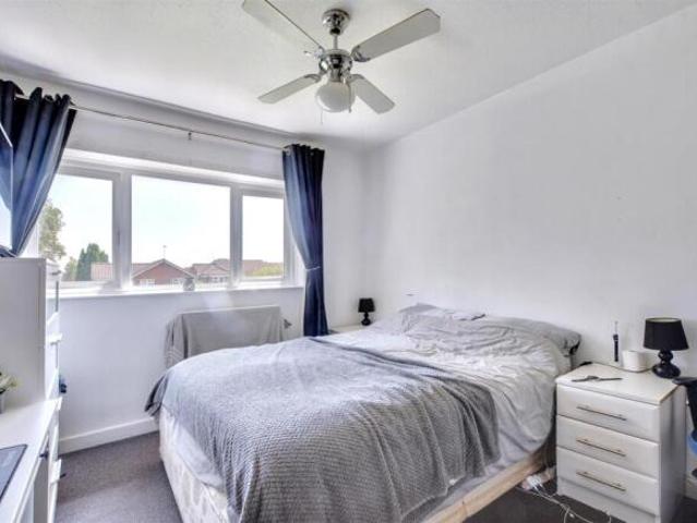 4 bedroom link detached house for sale in Bar Lane, Nottingham, NG6