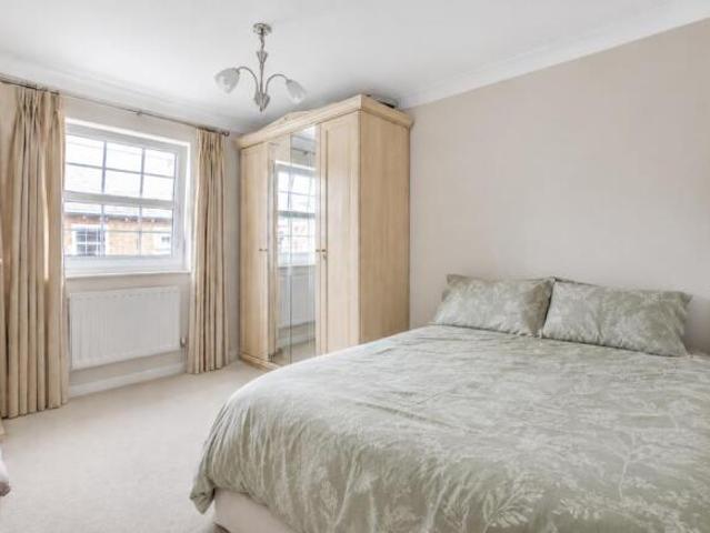 4 bedroom link detached house for sale in Compton Way, Sherfield On Loddon, RG27