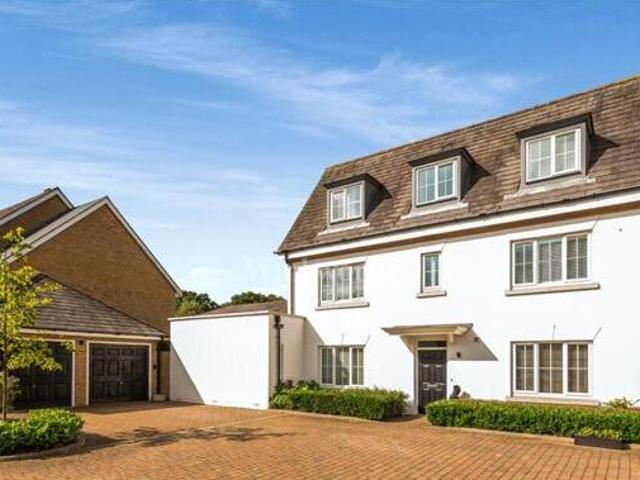 4 Bedroom Link Detached House For Sale In Beckenham