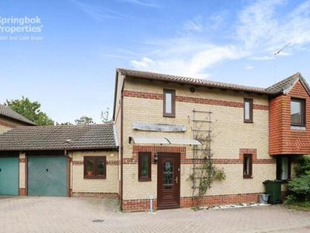 4 Bedroom Link Detached House For Sale In Bicester