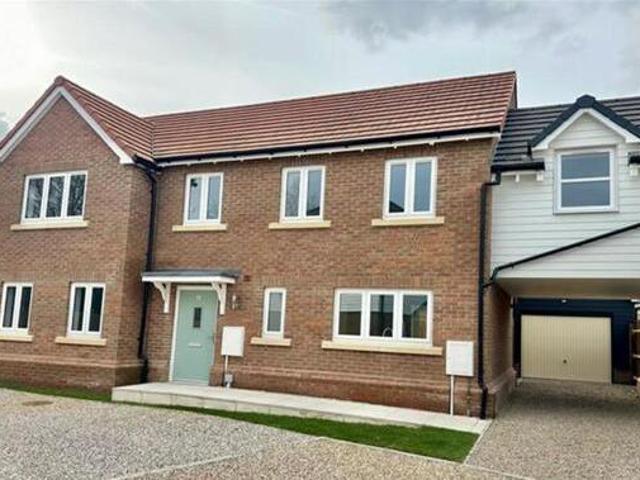 4 Bedroom Link Detached House For Sale In Braintree