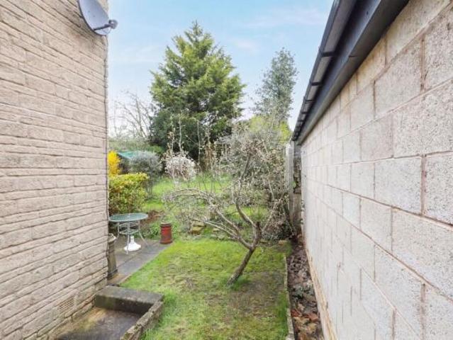 4 bedroom link detached house for sale in Campion Drive, Killamarsh, S21