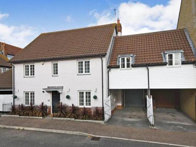 4 Bedroom Link Detached House For Sale In Chelmsford