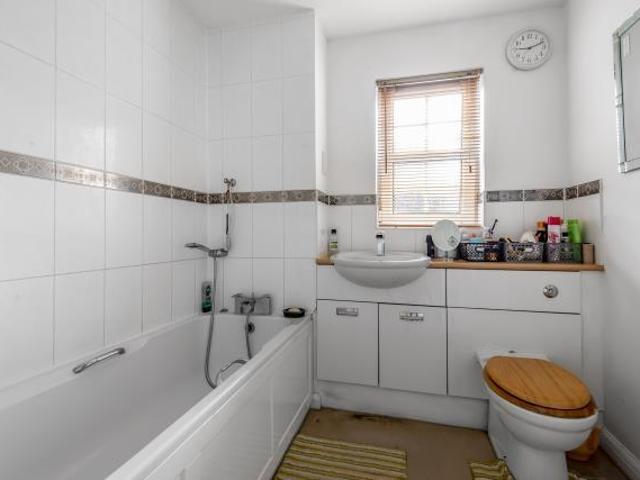 4 bedroom link detached house for sale in Compton Way, Sherfield on Loddon, Hook, RG27
