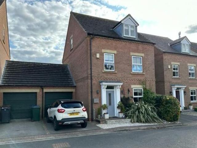 4 Bedroom Link Detached House For Sale In Cliffe