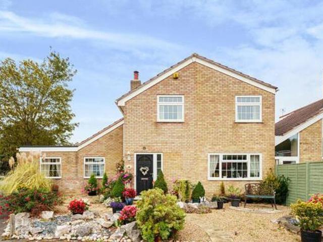 4 Bedroom Link Detached House For Sale In Clifton