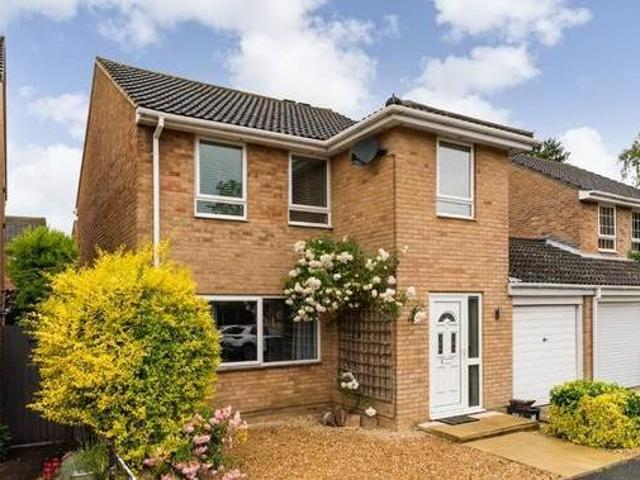 4 bedroom link detached house for sale in Culver Netley Abbey SO31 SO31