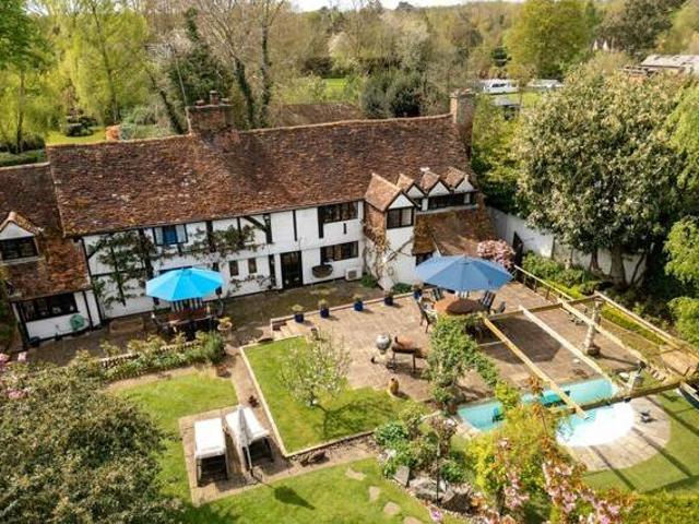 4 Bedroom Link Detached House For Sale In Denham