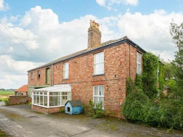 4 Bedroom Link Detached House For Sale In Dunnington