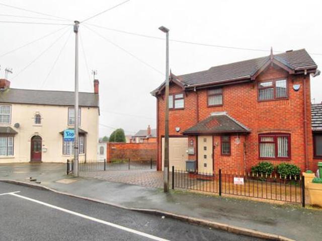4 Bedroom Link Detached House For Sale In Dudley