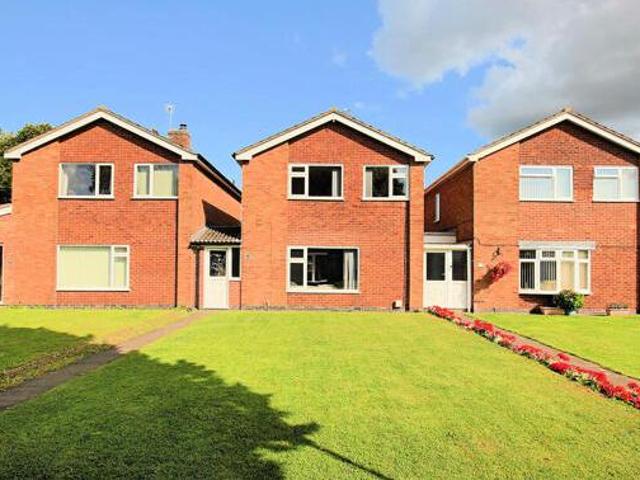 4 Bedroom Link Detached House For Sale In East Goscote
