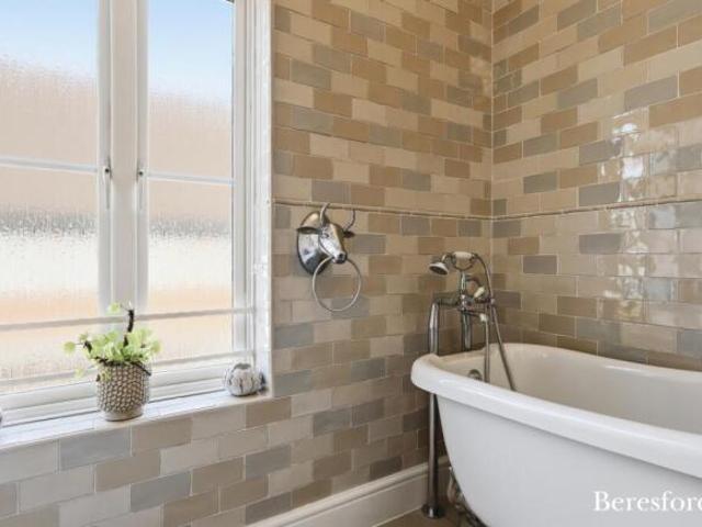 4 bedroom link detached house for sale in Eastwood Park, Great Baddow, CM2