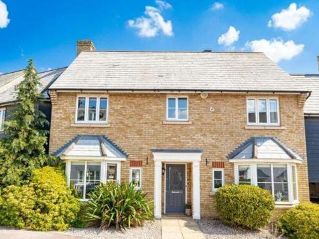 4 Bedroom Link Detached House For Sale In Flitch Green, Dunmow