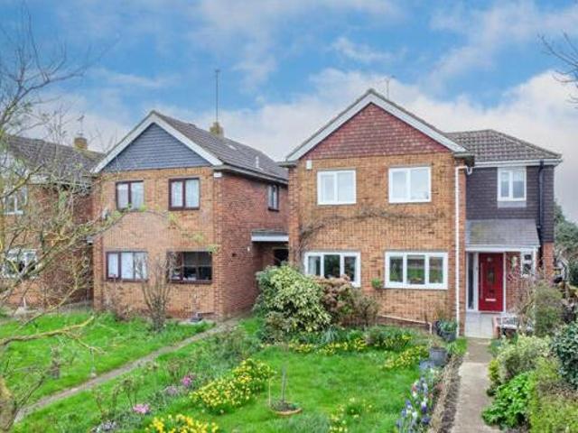 4 Bedroom Link Detached House For Sale In Gillingham, Kent