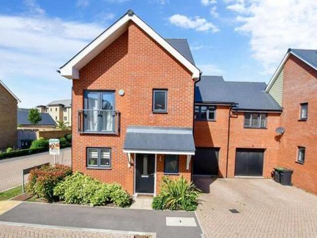 4 Bedroom Link Detached House For Sale In Gravesend